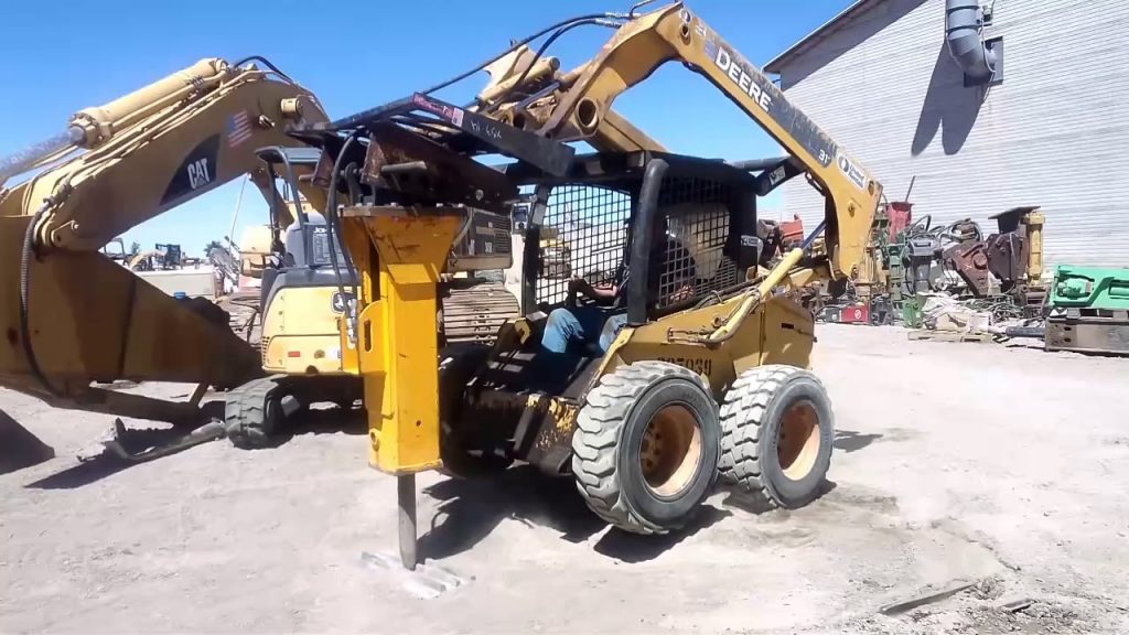 Función del martillo en una retroexcavadora | cuentablog.com.es